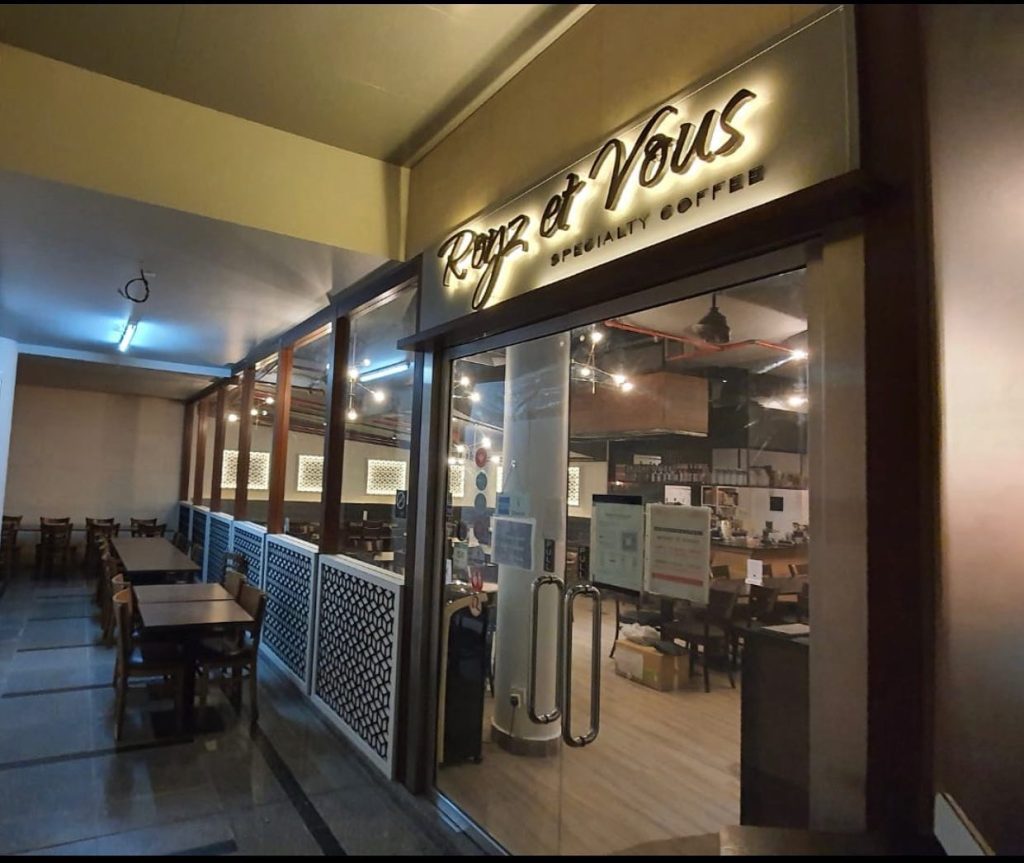 20 Best Halal Restaurants in Singapore for Foodie! (2023)